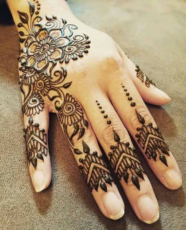 Best 15 Floral Style Back Hand Henna Designs - Fashion Beauty Mehndi ...