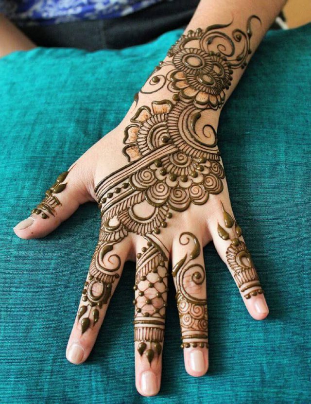 Best 15 Floral Style Back Hand Henna Designs - Fashion Beauty Mehndi ...