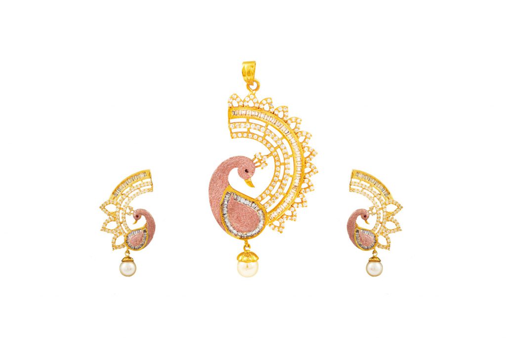 Latest Peacock Gold Pendant Designs - Fashion Beauty Mehndi Jewellery ...