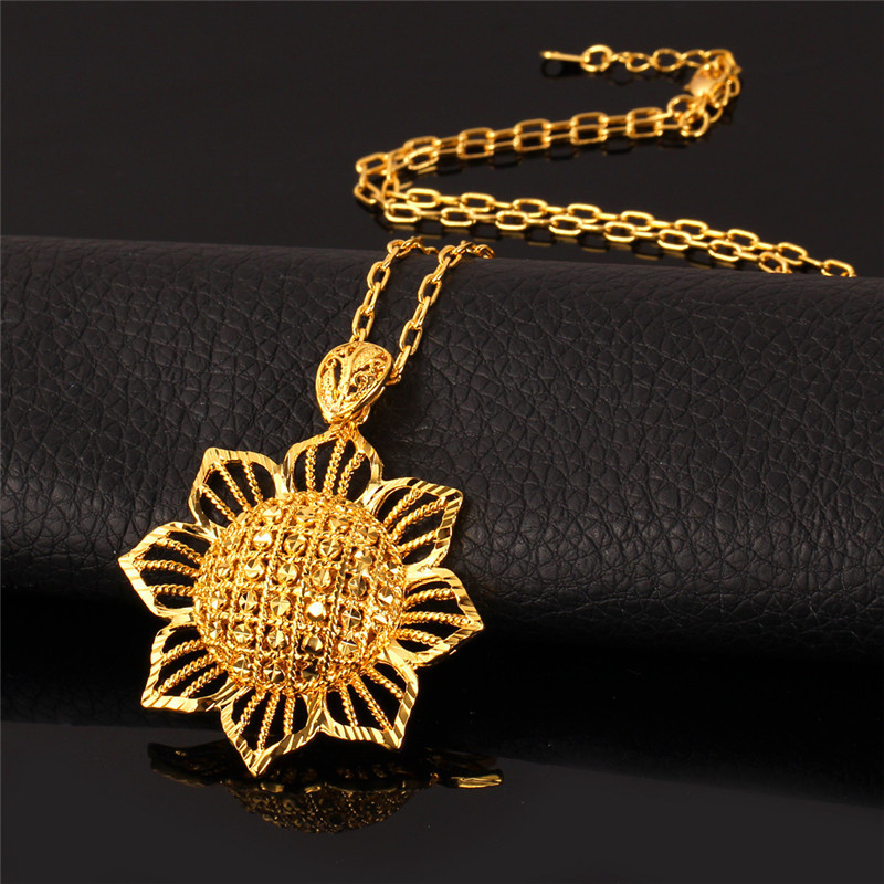 Latest pendant designs in gold - Fashion Beauty Mehndi Jewellery Blouse ...