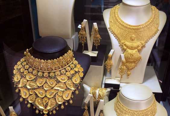 Stylish Gold NecklaceJewellery with Ear Rings - Fashion Beauty Mehndi ...