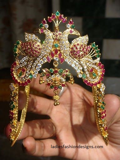 Beautiful Gold Hand Vanki Designs Fashion Beauty Mehndi Jewellery Blouse Design