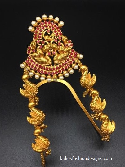 Beautiful gold hand vanki designs - Fashion Beauty Mehndi Jewellery ...